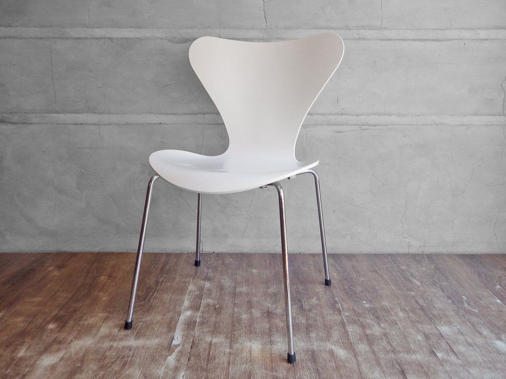 フリッツハンセン Fritz Hansen セブンチェア ホワイトラッカー アルネ・ヤコブセン デンマーク 北欧家具 2007年製 B ♪ – TOKYO RECYCLE imption