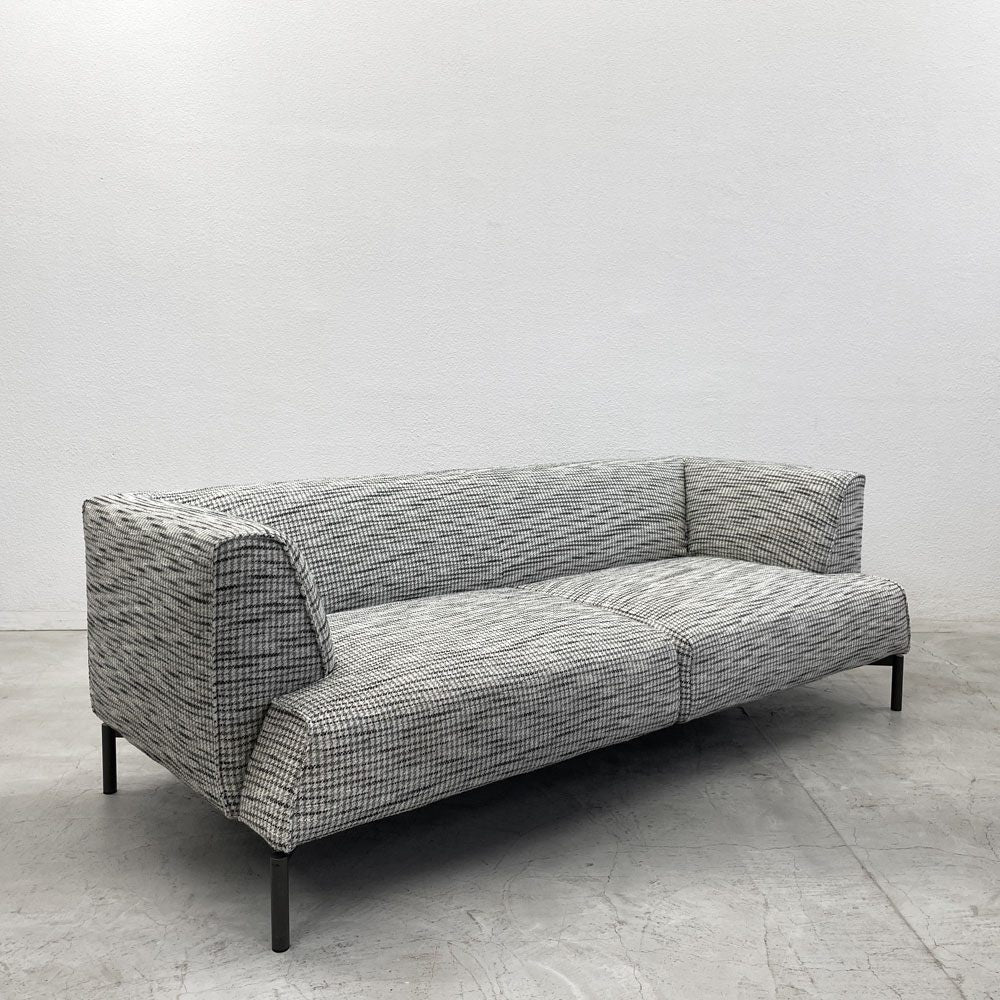 アルフレックス arflex マジェンタ210 MAGENTA 210 アームソファ 3人掛けソファ ファブリック 定価637,200円 〓 | 中古家具を探すならTOKYO RECYCLE ...