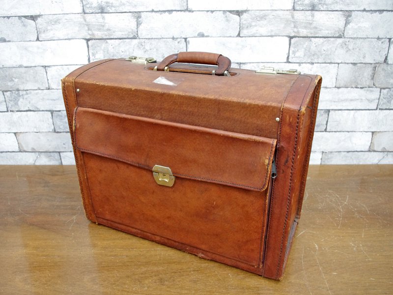 sharri jerue ビンテージ vintage レザー トランク trunk 店舗什器 撮影用 | 中古家具を探すならTOKYO ...