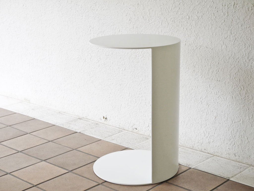 アダル ADAL パコ スチール PACO steel サイドテーブル ホワイト Φ40cm | 中古家具を探すならTOKYO RECYCLE ...